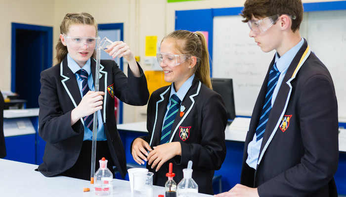 Ash Manor School - i2i Teaching Partnership SCITT - Locations & Partner ...