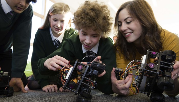 Undergraduate Teaching Internship Programme - i2i Teaching Partnership